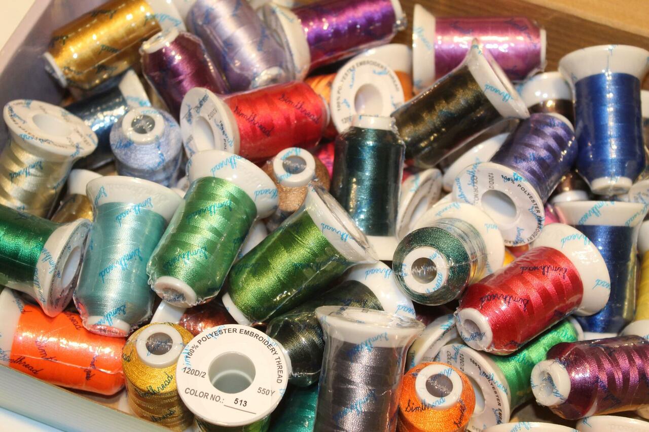 #1 LARGE COLOR SELECTION: Threads, embroidery floss - art and sewing ...